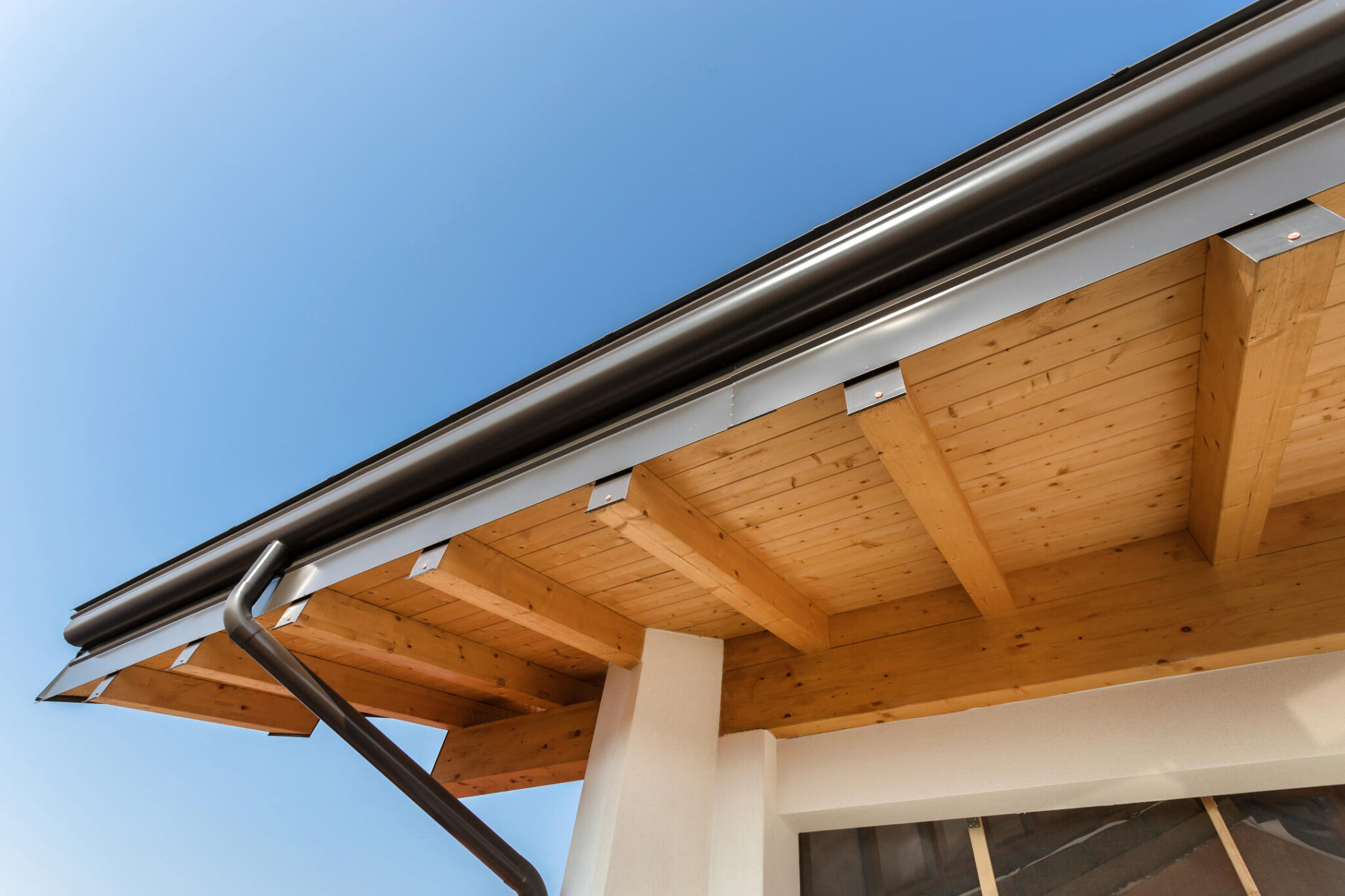 7 Different Types Of Roof Overhang & Their Benefits