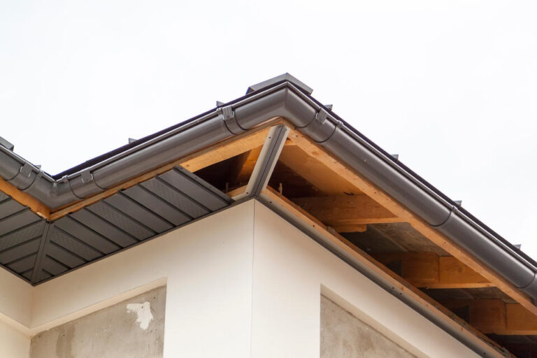 7 Different Types Of Roof Overhang & Their Benefits